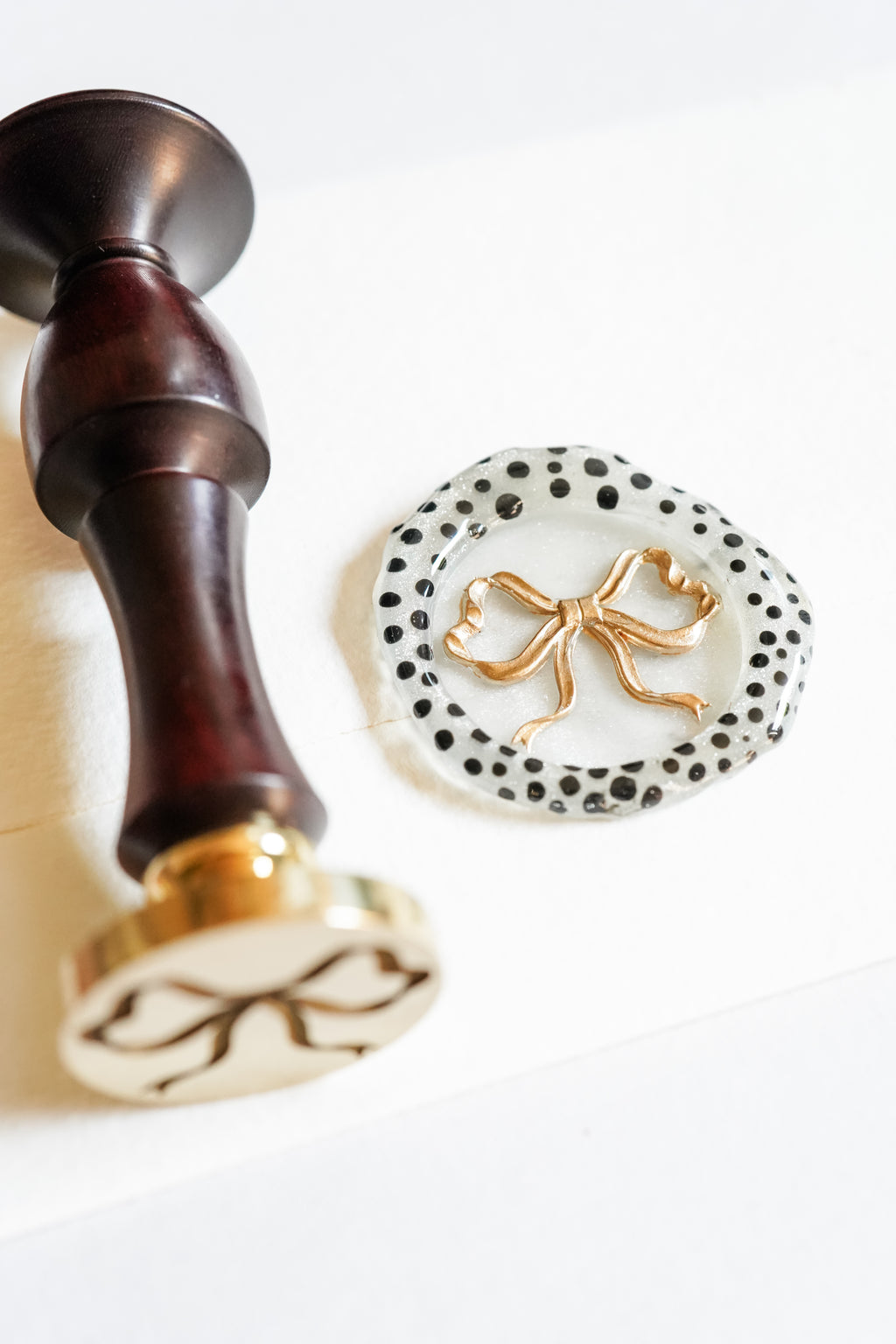 The Bow Seal (New Handle Edition) – KATHRYN HASTINGS & CO.